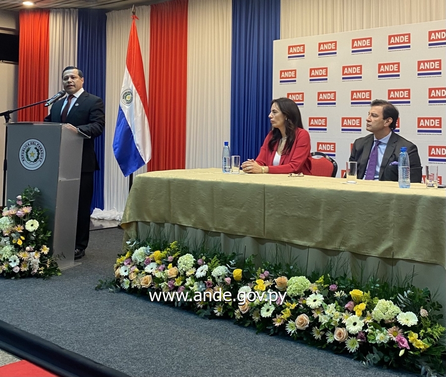 “Trabajo duro y en equipo para el resurgir de la ANDE” - ANDE